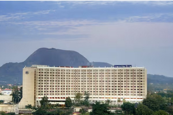 Summit Information - Submarine cables