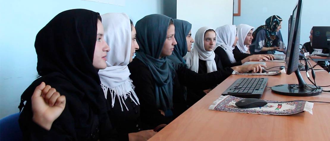 Good mentoring: 3 ideas to support girls to develop STEM/ICT skills - ITU Hub